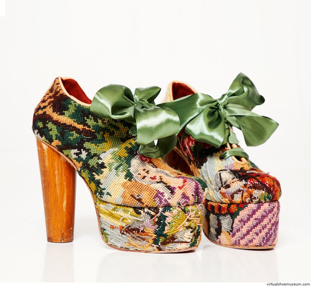 Inside-outside - virtualshoemuseum.com