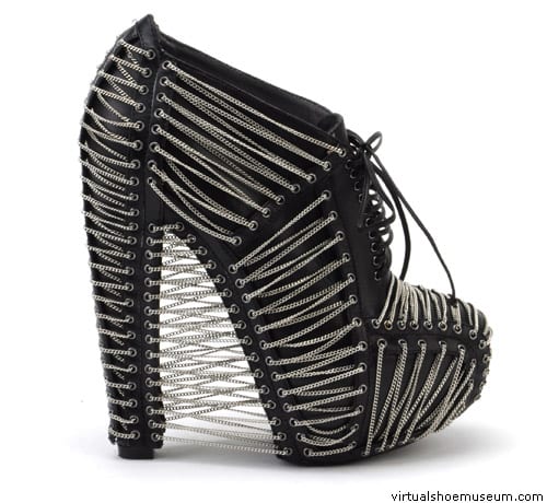 Crystallization chain - virtualshoemuseum.com