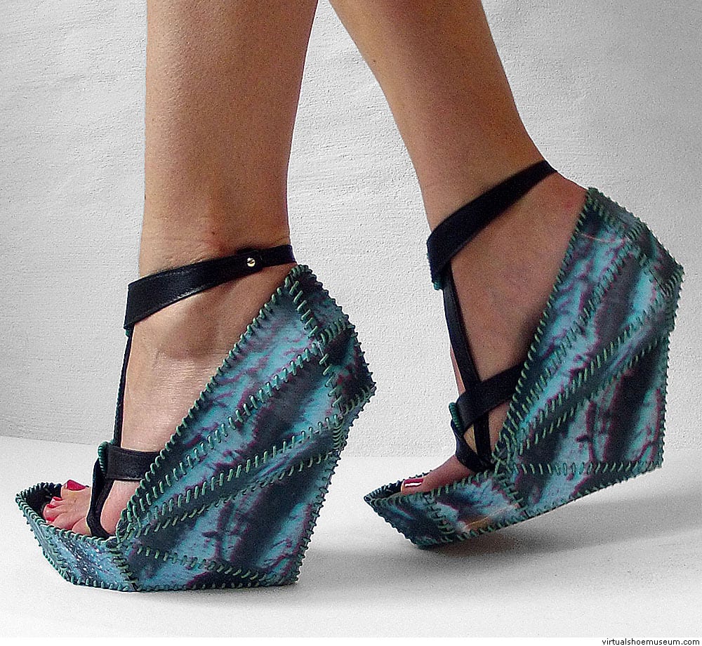 Escape 3 - virtualshoemuseum.com